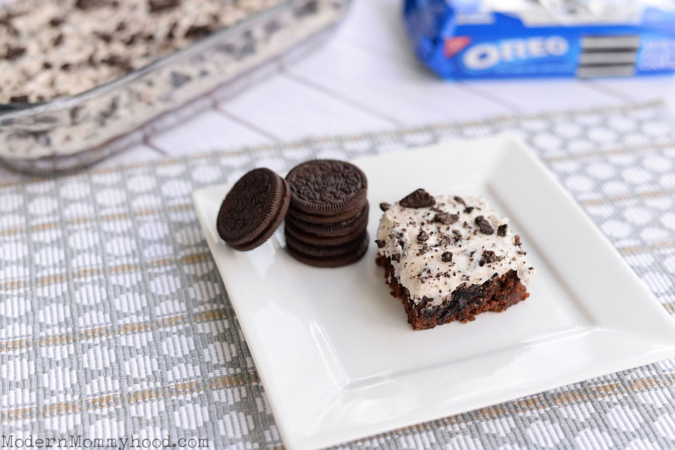 Cookies and Cream Oreo Brownies - Modernly Morgan