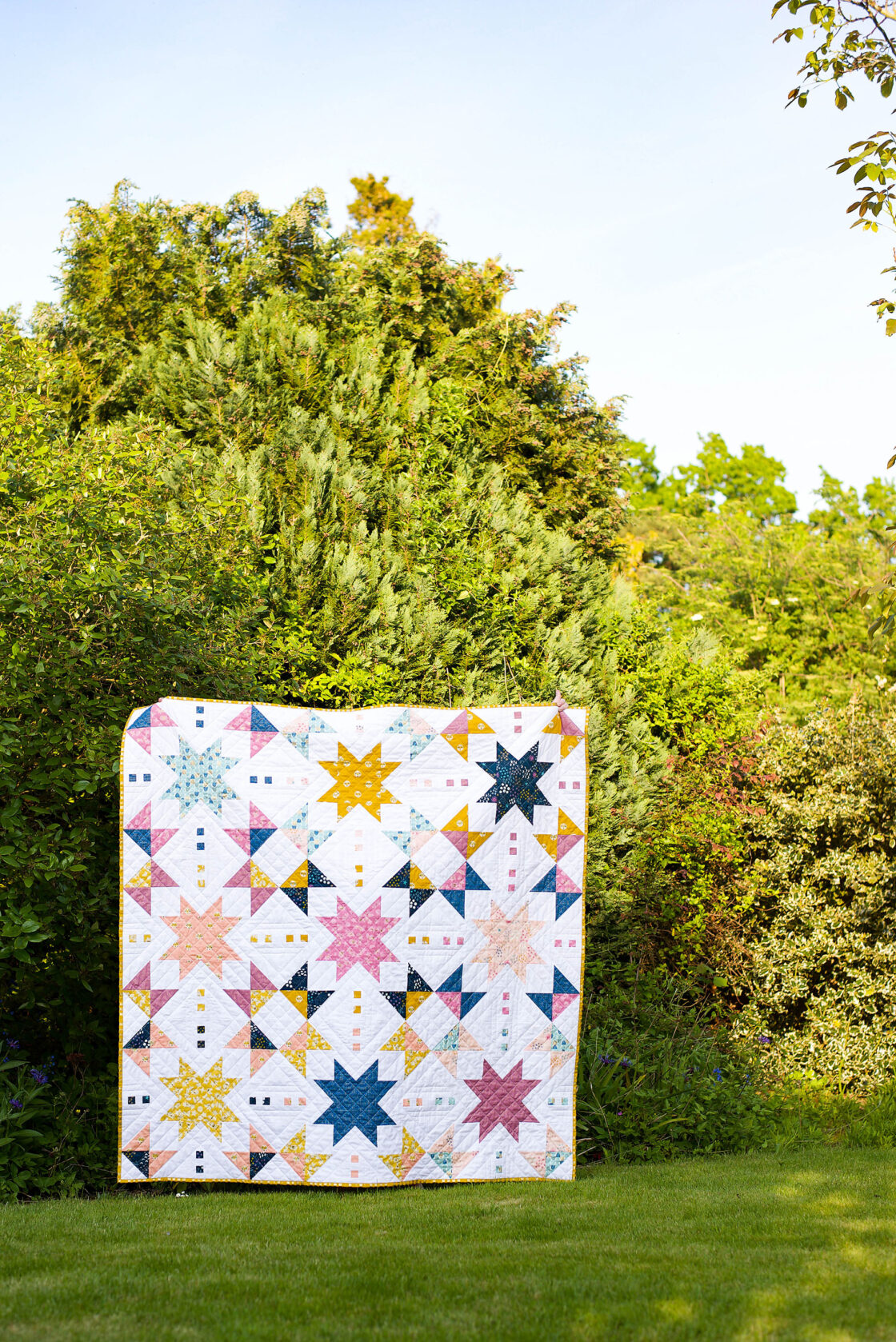Starlets Quilt - PDF Pattern - Modernly Morgan