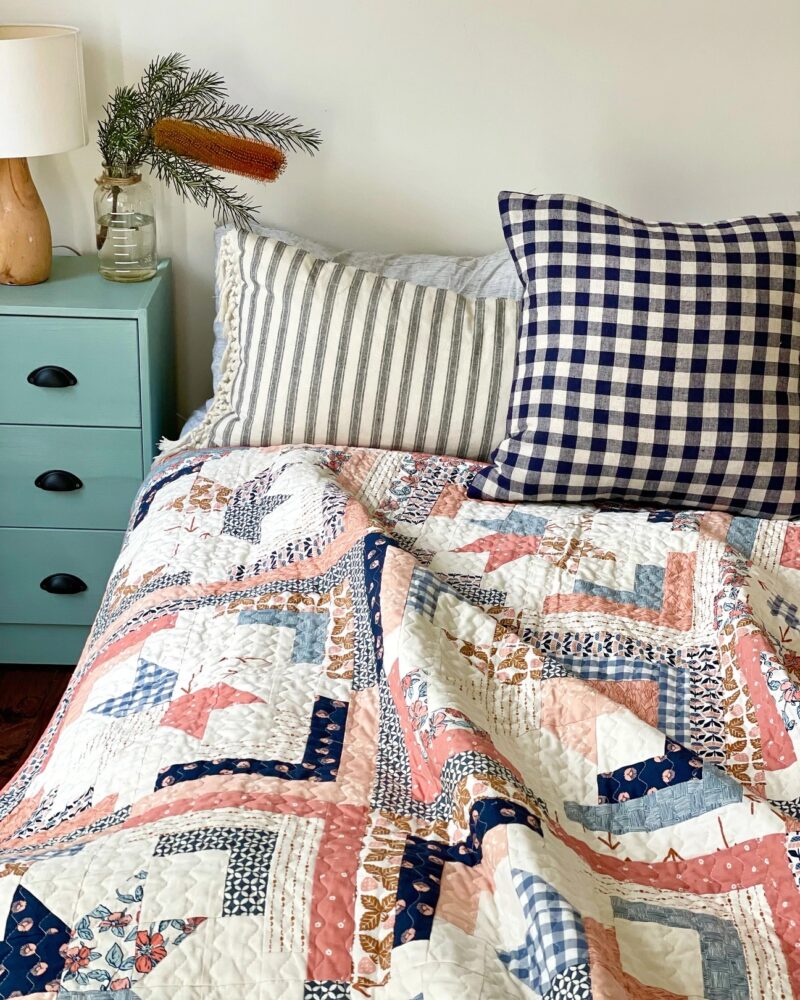 Cozy Cabin Quilt Along - Modernly Morgan