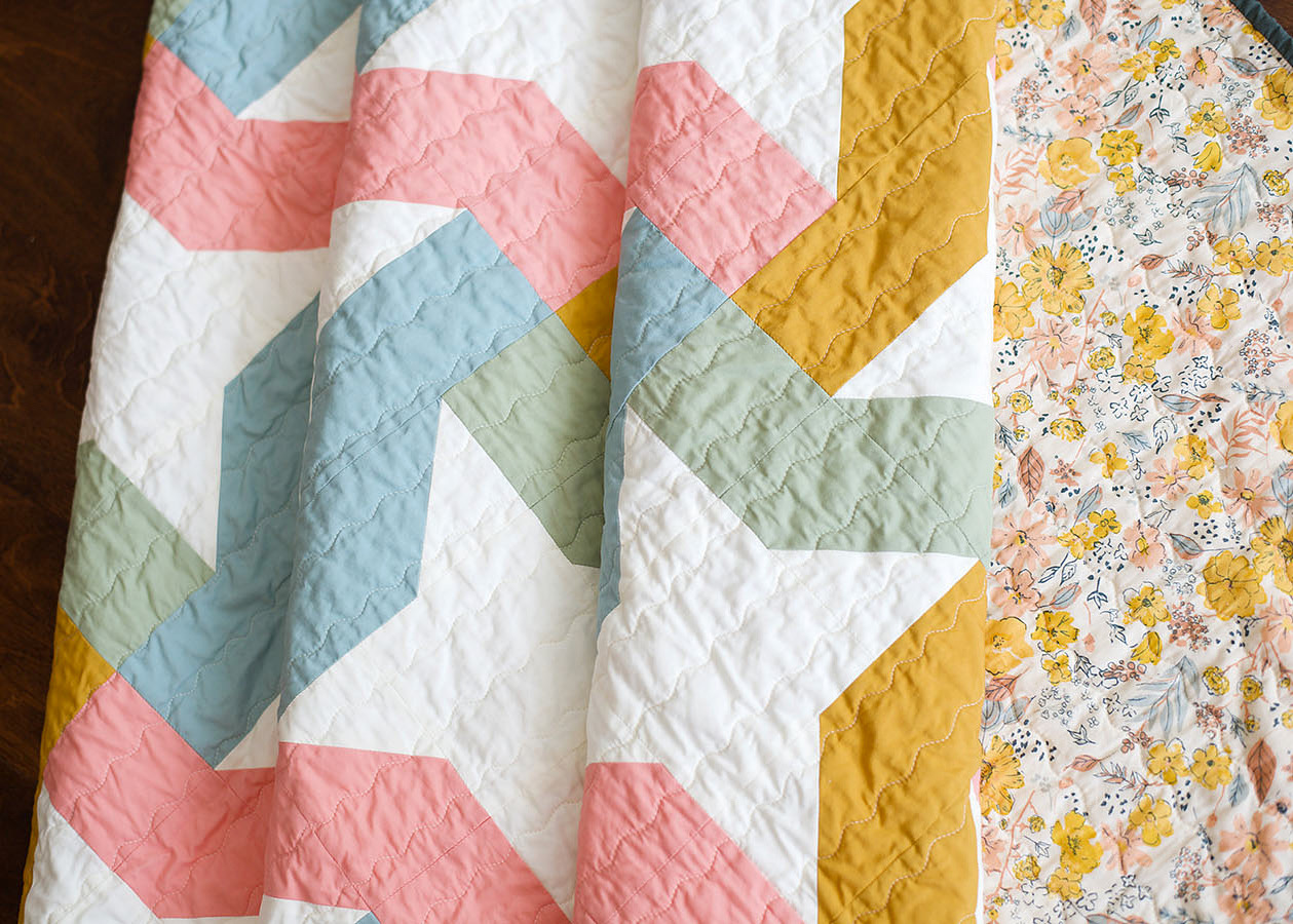 Free Solar Swirl Quilt Pattern - Modernly Morgan